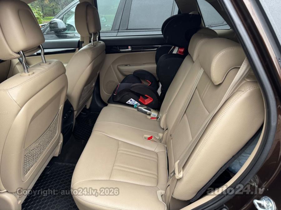 Brūns Kia Sorento 2015 Tallina, ar dzinēja tilpumu 2.20 L un nobraukumu 69 tūkst. km par 15900 €, foto 6 vietnē AUTOMOTO.COM.LV