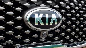 Brown Kia Sorento 2016 in Marijampole, with an engine capacity of 2.20 L and mileage of 218 thousand km for 14990 €, photo 17 on AUTOMOTO.COM.LV