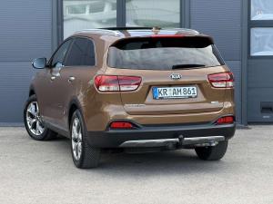 Brown Kia Sorento 2016 in Jonava, with an engine capacity of 2.20 L and mileage of 280 thousand km for 14500 €, photo 7 on AUTOMOTO.COM.LV