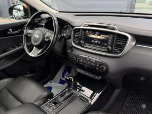 Brown Kia Sorento 2016 in Jonava, with an engine capacity of 2.20 L and mileage of 280 thousand km for 14500 €, photo 23 on AUTOMOTO.COM.LV