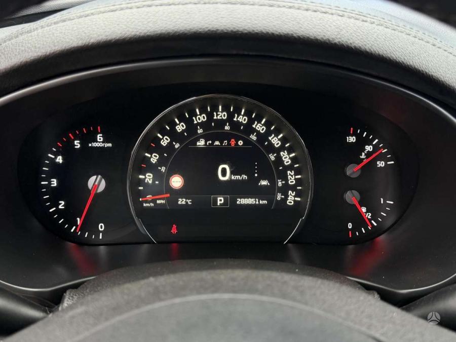 Brown Kia Sorento 2016 in Jonava, with an engine capacity of 2.20 L and mileage of 280 thousand km for 14500 €, photo 24 on AUTOMOTO.COM.LV