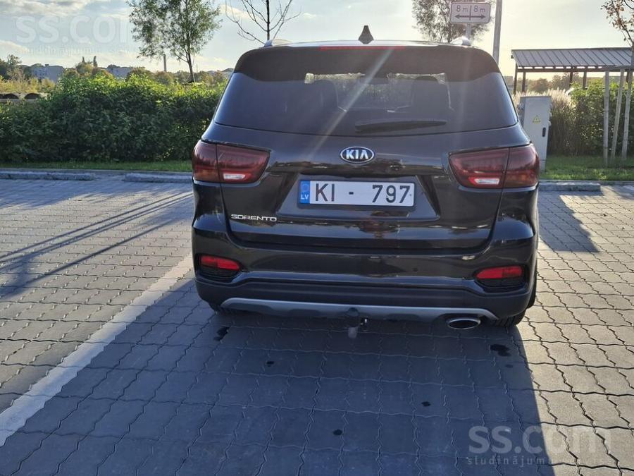 Brūns Kia Sorento 2018 Rīga, ar dzinēja tilpumu 2.20 L un nobraukumu 197 tūkst. km par 18900 €, foto 6 vietnē AUTOMOTO.COM.LV