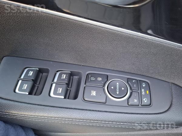 Kia Sorento 2018 in Riga on AUTOMOTO.COM.LV Brown Kia Sorento 2018 in Riga, with an engine capacity of 2.20 L and mileage of 197 thousand km for 18900 €, photo 9 on AUTOMOTO.COM.LV