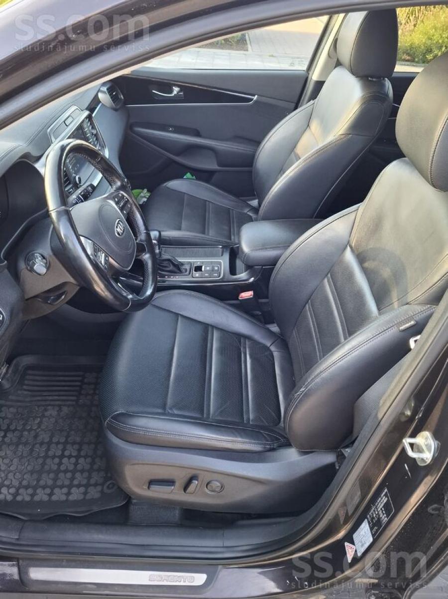 Brūns Kia Sorento 2018 Rīga, ar dzinēja tilpumu 2.20 L un nobraukumu 197 tūkst. km par 18900 €, foto 10 vietnē AUTOMOTO.COM.LV