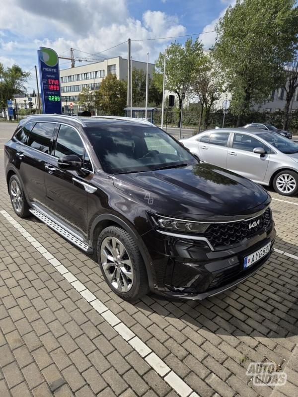 Brown Kia Sorento 2024 in Vilnius, with an engine capacity of 2.20 L and mileage of 54 thousand km for 38900 €, photo 3 on AUTOMOTO.COM.LV