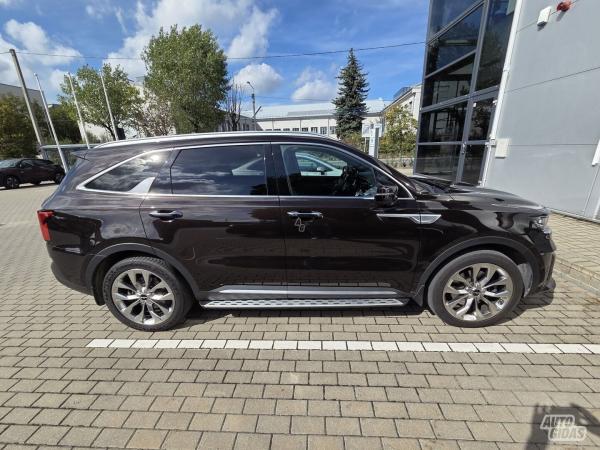 Brown Kia Sorento 2024 in Vilnius, with an engine capacity of 2.20 L and mileage of 54 thousand km for 38900 €, photo 4 on AUTOMOTO.COM.LV