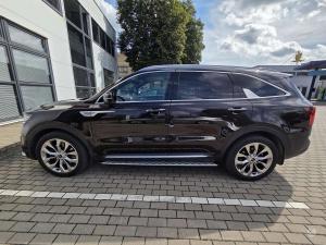 Brown Kia Sorento 2024 in Vilnius, with an engine capacity of 2.15 L and mileage of 54 thousand km for 36900 €, photo 8 on AUTOMOTO.COM.LV