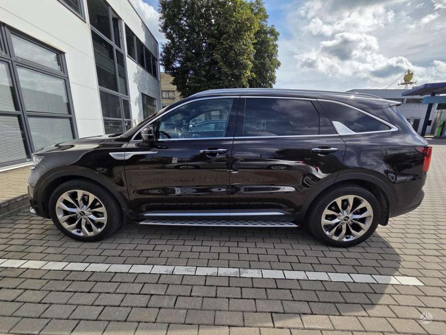 Brown Kia Sorento 2024 in Vilnius, with an engine capacity of 2.15 L and mileage of 54 thousand km for 36900 €, photo 8 on AUTOMOTO.COM.LV