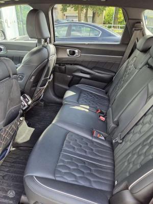 Brown Kia Sorento 2024 in Vilnius, with an engine capacity of 2.15 L and mileage of 54 thousand km for 36900 €, photo 18 on AUTOMOTO.COM.LV