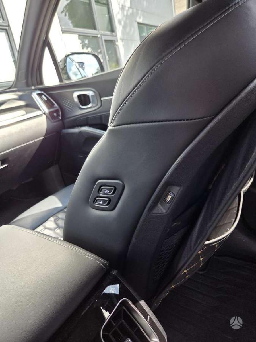 Brown Kia Sorento 2024 in Vilnius, with an engine capacity of 2.15 L and mileage of 54 thousand km for 36900 €, photo 19 on AUTOMOTO.COM.LV