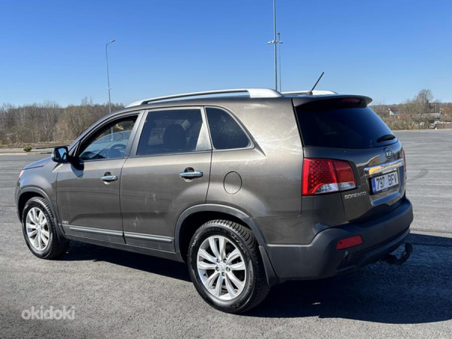 Brūns Kia Sorento 2012 Narva, ar dzinēja tilpumu 2.20 L un nobraukumu 330 tūkst. km par 4900 €, foto 4 vietnē AUTOMOTO.COM.LV