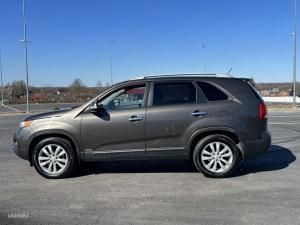 Brūns Kia Sorento 2012 Narva, ar dzinēja tilpumu 2.20 L un nobraukumu 330 tūkst. km par 4900 €, foto 13 vietnē AUTOMOTO.COM.LV