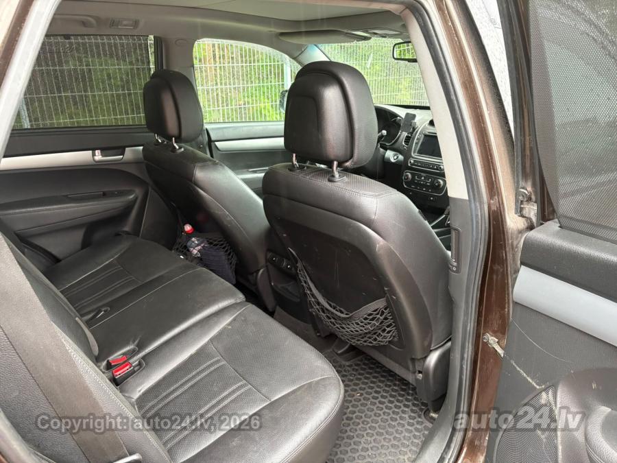 Brūns Kia Sorento 2014 Tallina, ar dzinēja tilpumu 2.20 L un nobraukumu 512 tūkst. km par 9900 €, foto 7 vietnē AUTOMOTO.COM.LV