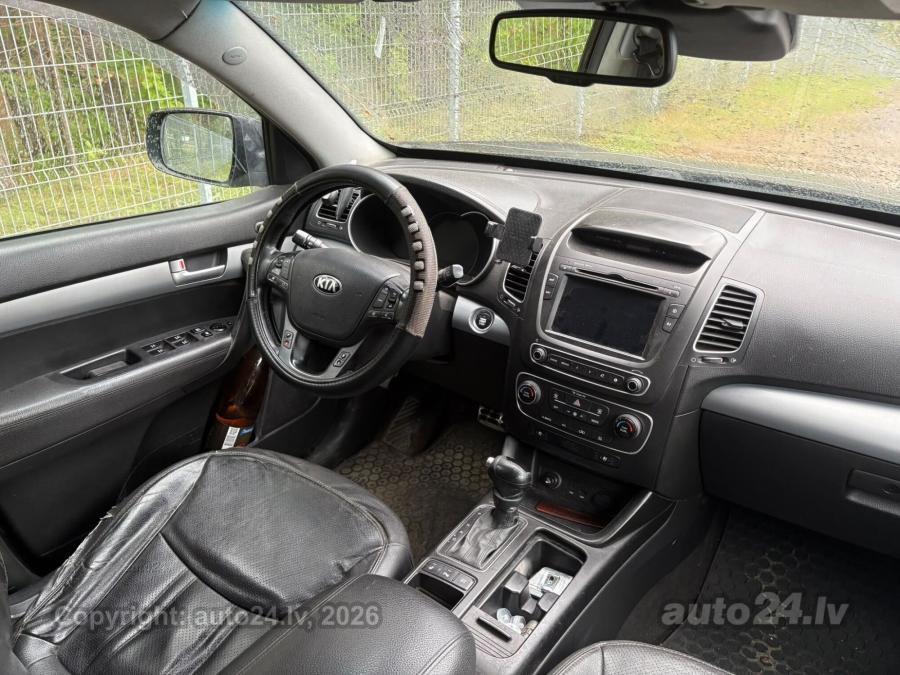 Brūns Kia Sorento 2014 Tallina, ar dzinēja tilpumu 2.20 L un nobraukumu 512 tūkst. km par 9900 €, foto 8 vietnē AUTOMOTO.COM.LV