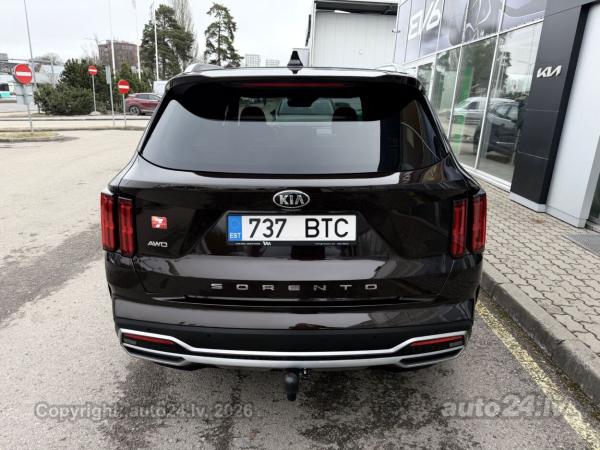 Brūns Kia Sorento 2021 Tallina, ar dzinēja tilpumu 2.20 L un nobraukumu 103 tūkst. km par 34900 €, foto 3 vietnē AUTOMOTO.COM.LV