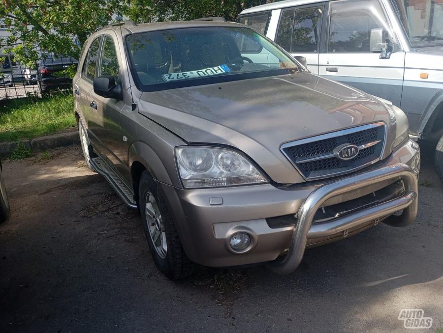 Kia Sorento 2004 in Kaunas, with an engine capacity of 2.50 L and mileage of 300 thousand km for 800 €, photo 3 on AUTOMOTO.COM.LV