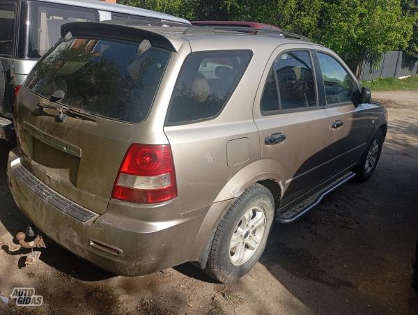 Kia Sorento 2004 in Kaunas, with an engine capacity of 2.50 L and mileage of 300 thousand km for 800 €, photo 4 on AUTOMOTO.COM.LV