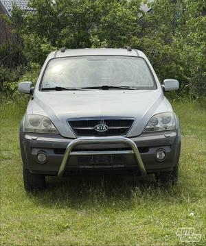 Kia Sorento 2004 in Kaunas, with an engine capacity of 2.50 L and mileage of 296 thousand km for 2700 €, photo 3 on AUTOMOTO.COM.LV