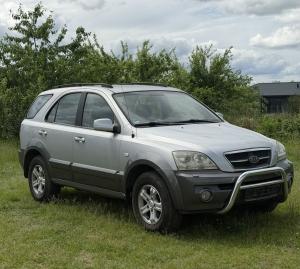 Kia Sorento 2004 in Kaunas, with an engine capacity of 2.50 L and mileage of 296 thousand km for 2700 €, photo 4 on AUTOMOTO.COM.LV