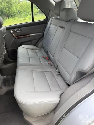 Kia Sorento 2004 in Kaunas, with an engine capacity of 2.50 L and mileage of 296 thousand km for 2700 €, photo 9 on AUTOMOTO.COM.LV