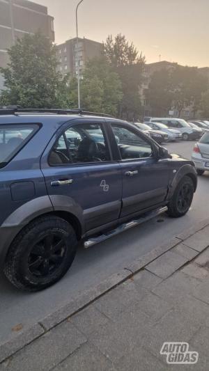 Kia Sorento 2004 in Kaunas, with an engine capacity of 2.50 L and mileage of 296 thousand km for 1500 €, photo 3 on AUTOMOTO.COM.LV