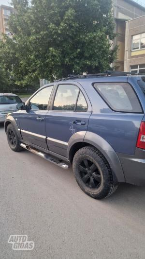 Kia Sorento 2004 in Kaunas, with an engine capacity of 2.50 L and mileage of 296 thousand km for 1500 €, photo 5 on AUTOMOTO.COM.LV