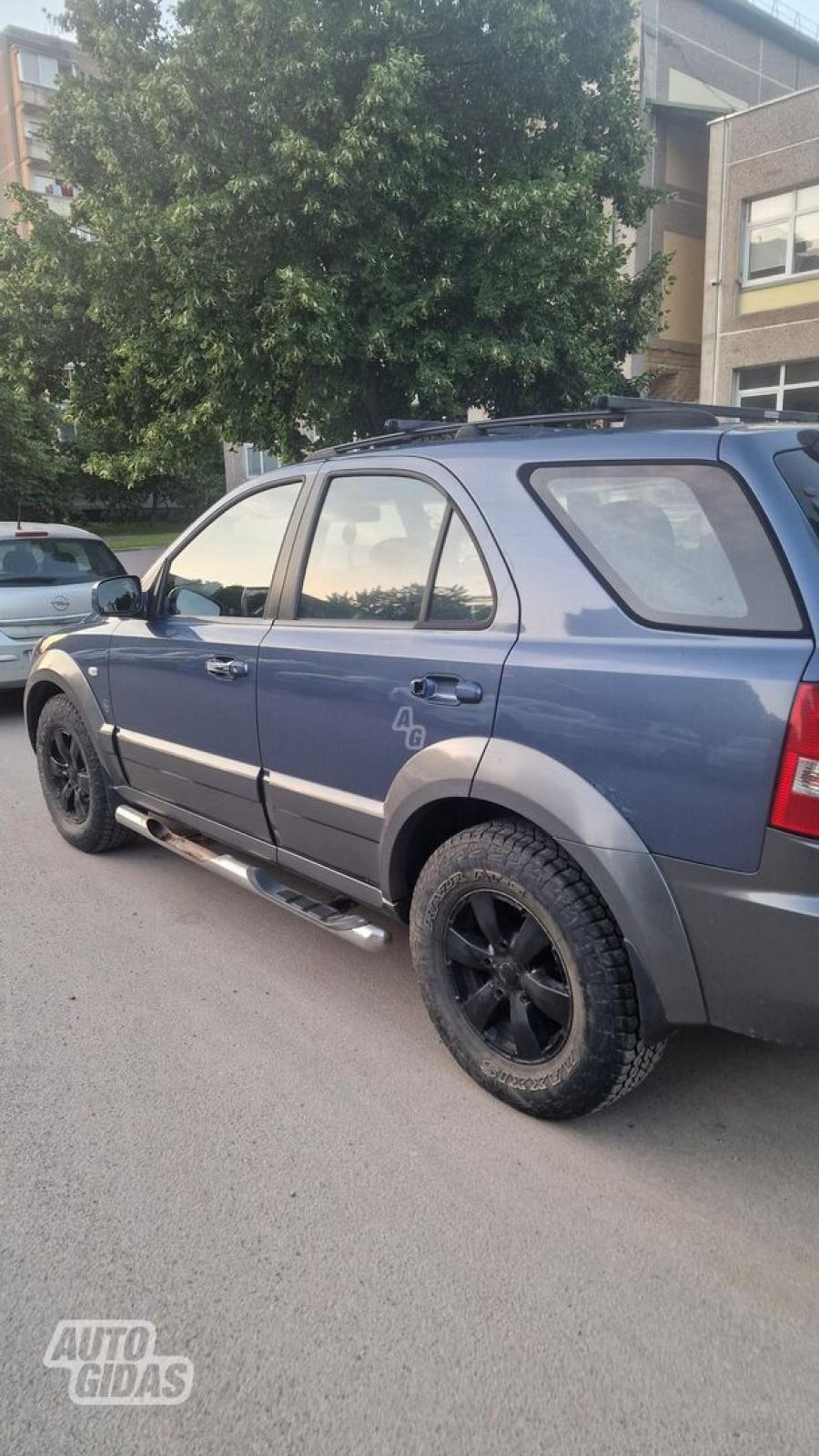 Kia Sorento 2004 in Kaunas, with an engine capacity of 2.50 L and mileage of 296 thousand km for 1500 €, photo 5 on AUTOMOTO.COM.LV
