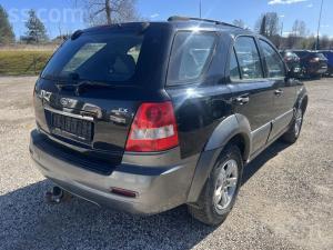 Kia Sorento 2005 in Valmiera, with an engine capacity of 2.20 L and mileage of 0 thousand km for 2490 €, photo 4 on AUTOMOTO.COM.LV