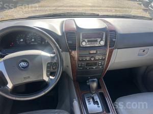 Kia Sorento 2005 in Valmiera, with an engine capacity of 2.20 L and mileage of 0 thousand km for 2490 €, photo 5 on AUTOMOTO.COM.LV