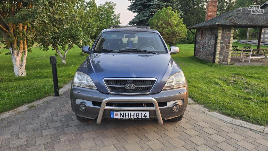 Kia Sorento 2005 in Siauliai, with an engine capacity of 2.50 L and mileage of 280 thousand km for 1650 €, photo 4 on AUTOMOTO.COM.LV