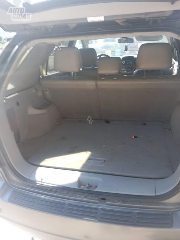 Kia Sorento 2005 in Kaunas, with an engine capacity of 2.50 L and mileage of 330 thousand km for 1800 €, photo 7 on AUTOMOTO.COM.LV