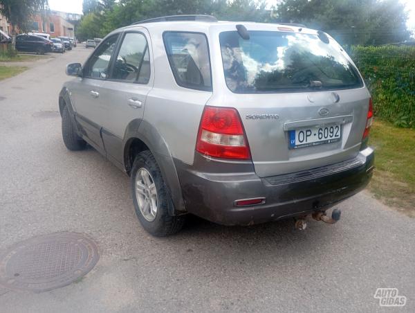 Kia Sorento 2005 in Kaunas, with an engine capacity of 2.50 L and mileage of 303 thousand km for 1500 €, photo 5 on AUTOMOTO.COM.LV