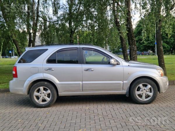Kia Sorento 2007 Rīga, ar dzinēja tilpumu 2.50 L un nobraukumu 231 tūkst. km par 2500 €, foto 5 vietnē AUTOMOTO.COM.LV