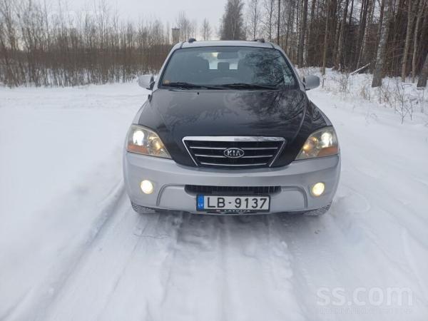 Kia Sorento 2007 in Daugavpils, with an engine capacity of 2.50 L and mileage of 272 thousand km for 2900 €, photo 3 on AUTOMOTO.COM.LV