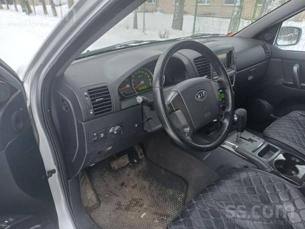Kia Sorento 2007 in Daugavpils, with an engine capacity of 2.50 L and mileage of 272 thousand km for 2900 €, photo 4 on AUTOMOTO.COM.LV