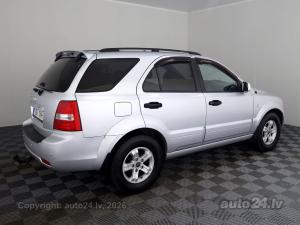 Kia Sorento 2007 in Tallinn, with an engine capacity of 2.50 L and mileage of 282 thousand km for 1999 €, photo 4 on AUTOMOTO.COM.LV