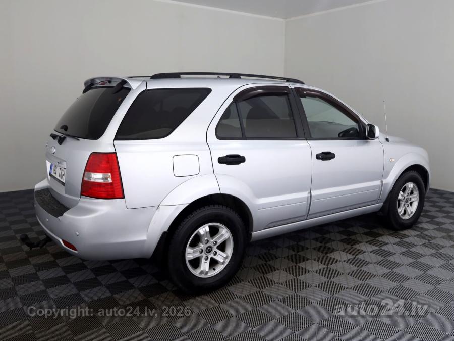 Kia Sorento 2007 in Tallinn, with an engine capacity of 2.50 L and mileage of 282 thousand km for 1999 €, photo 4 on AUTOMOTO.COM.LV