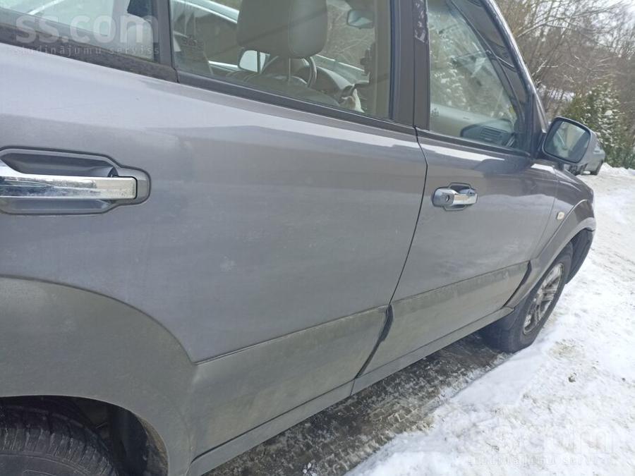 Kia Sorento 2007 Rīga, ar dzinēja tilpumu 2.50 L un nobraukumu 232 tūkst. km par 1200 €, foto 8 vietnē AUTOMOTO.COM.LV