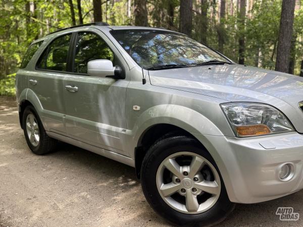 Kia Sorento 2007 in Prienai, with an engine capacity of 2.50 L and mileage of 260 thousand km for 3500 €, photo 9 on AUTOMOTO.COM.LV