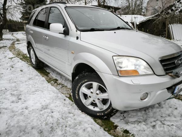 Kia Sorento 2008 in Balvi, with an engine capacity of 2.50 L and mileage of 318 thousand km for 5000 €, photo 8 on AUTOMOTO.COM.LV