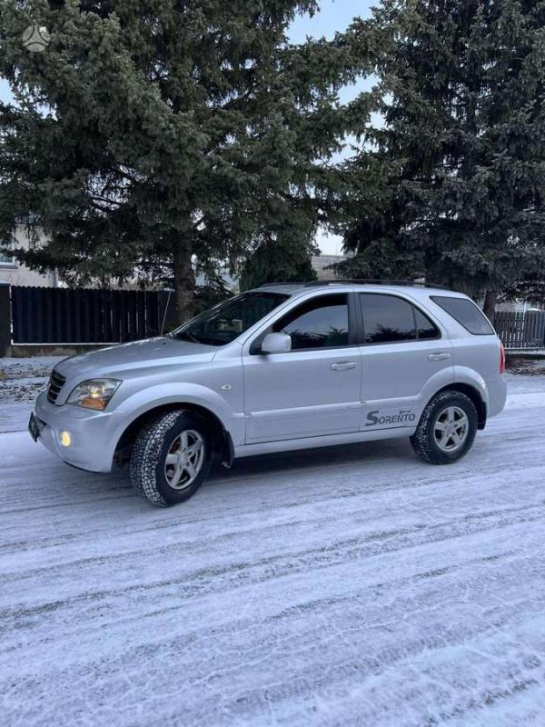 Kia Sorento 2008 in Marijampole, with an engine capacity of 2.50 L and mileage of 238 thousand km for 3550 €, photo 3 on AUTOMOTO.COM.LV