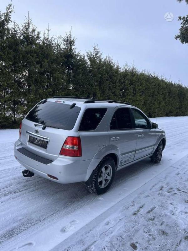 Kia Sorento 2008 in Marijampole, with an engine capacity of 2.50 L and mileage of 238 thousand km for 3550 €, photo 4 on AUTOMOTO.COM.LV