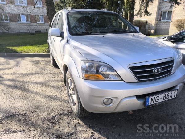 Kia Sorento 2008 in Riga, with an engine capacity of 2.50 L and mileage of 280 thousand km for 3200 €, photo 4 on AUTOMOTO.COM.LV