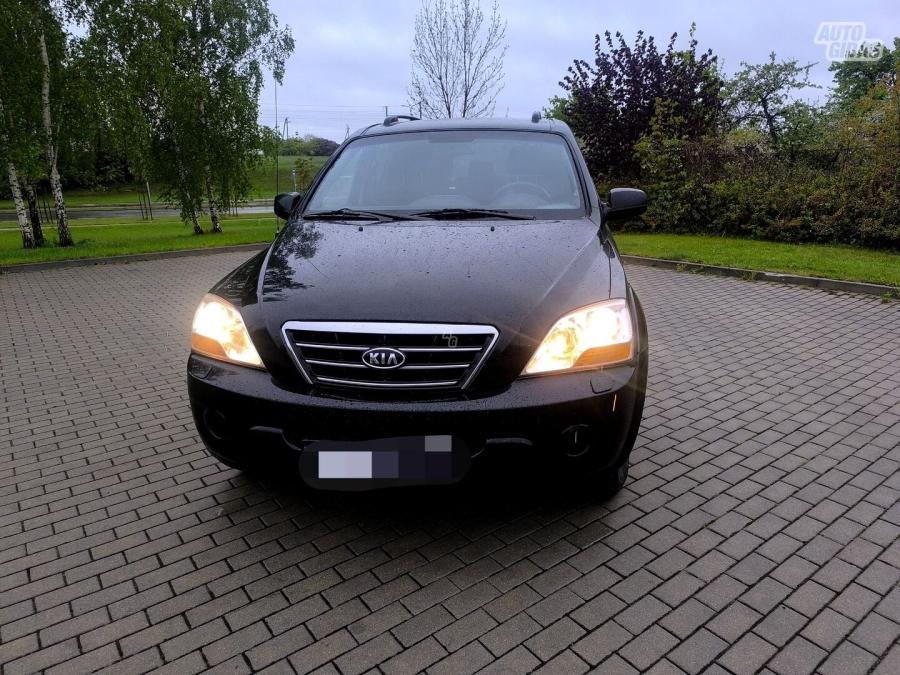 Kia Sorento 2009 in Siauliai, with an engine capacity of 2.50 L and mileage of 300 thousand km for 2600 €, photo 5 on AUTOMOTO.COM.LV
