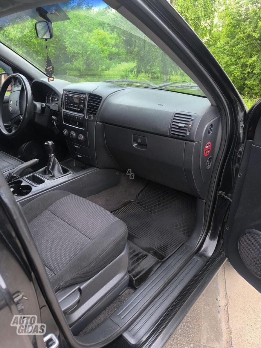 Kia Sorento 2009 in Siauliai, with an engine capacity of 2.50 L and mileage of 301 thousand km for 2600 €, photo 15 on AUTOMOTO.COM.LV