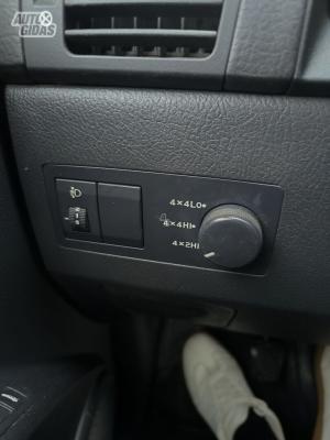 Kia Sorento 2009 in Siauliai, with an engine capacity of 2.50 L and mileage of 301 thousand km for 2600 €, photo 17 on AUTOMOTO.COM.LV