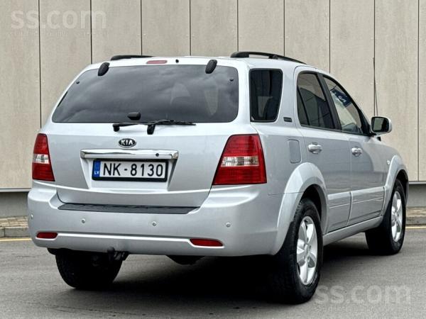 Kia Sorento 2009 in Riga, with an engine capacity of 2.50 L and mileage of 284 thousand km for 3500 €, photo 3 on AUTOMOTO.COM.LV