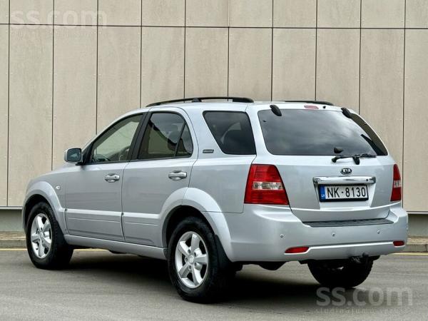 Kia Sorento 2009 in Riga, with an engine capacity of 2.50 L and mileage of 284 thousand km for 3500 €, photo 8 on AUTOMOTO.COM.LV