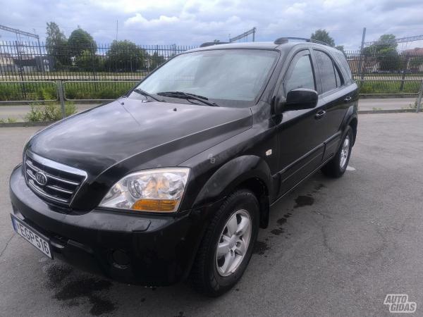 Kia Sorento 2009 in Siauliai, with an engine capacity of 2.50 L and mileage of 300 thousand km for 2550 €, photo 1 on AUTOMOTO.COM.LV