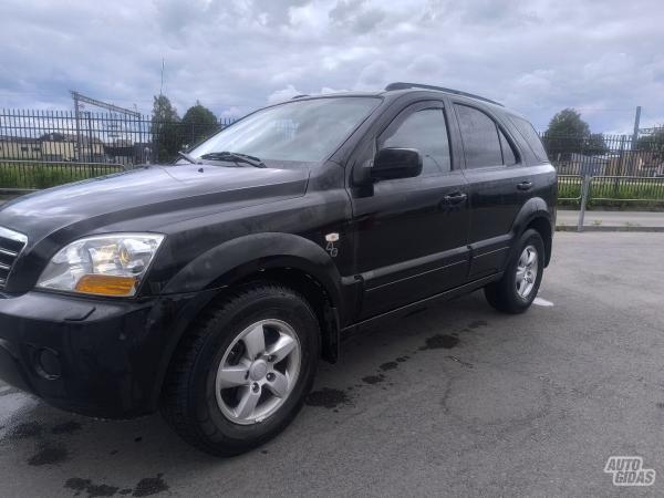 Kia Sorento 2009 in Siauliai, with an engine capacity of 2.50 L and mileage of 300 thousand km for 2550 €, photo 3 on AUTOMOTO.COM.LV
